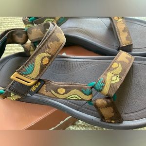 Teva | Shoes | Teva X Parks Project Hurricane Xlt2 Dark Brown Limited ...